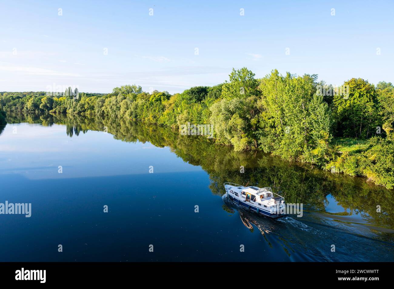 Oise river boat hi-res stock photography and images - Alamy