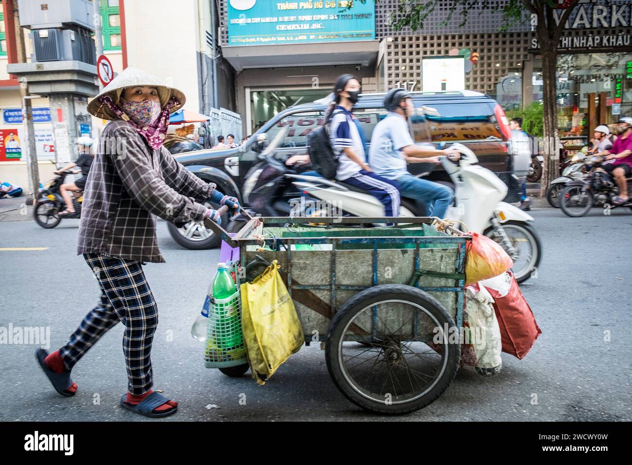 Ho chi minh daily life hi-res stock photography and images - Alamy