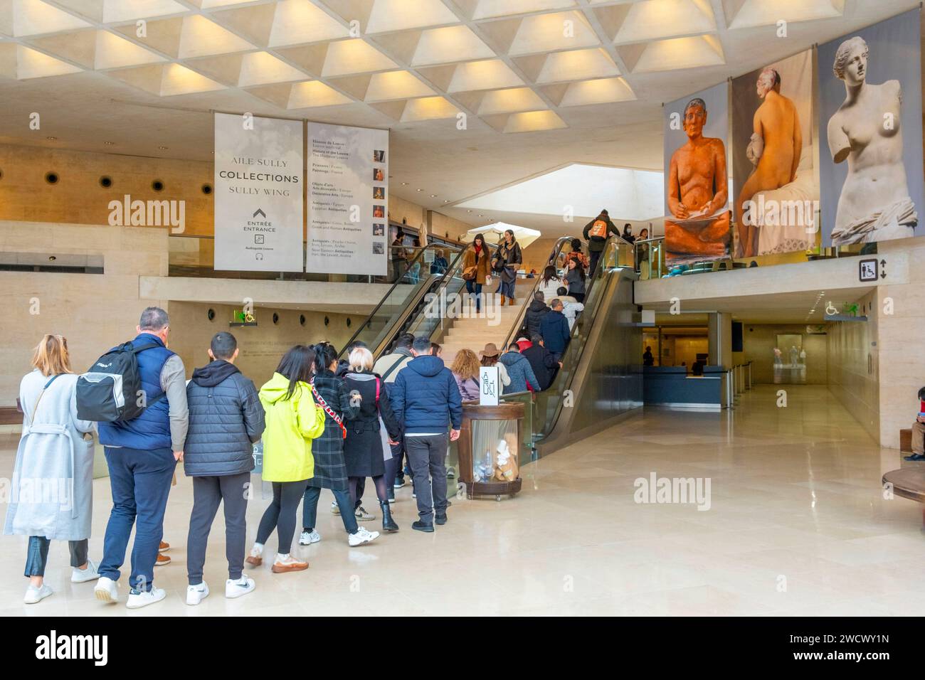 Louvre museum staircase hi-res stock photography and images - Alamy