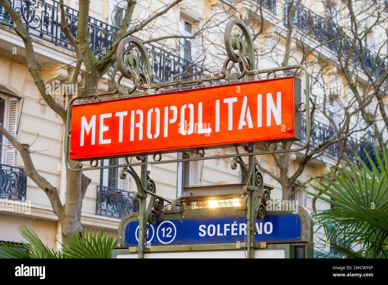 Paris metro sign public transport hi-res stock photography and images ...