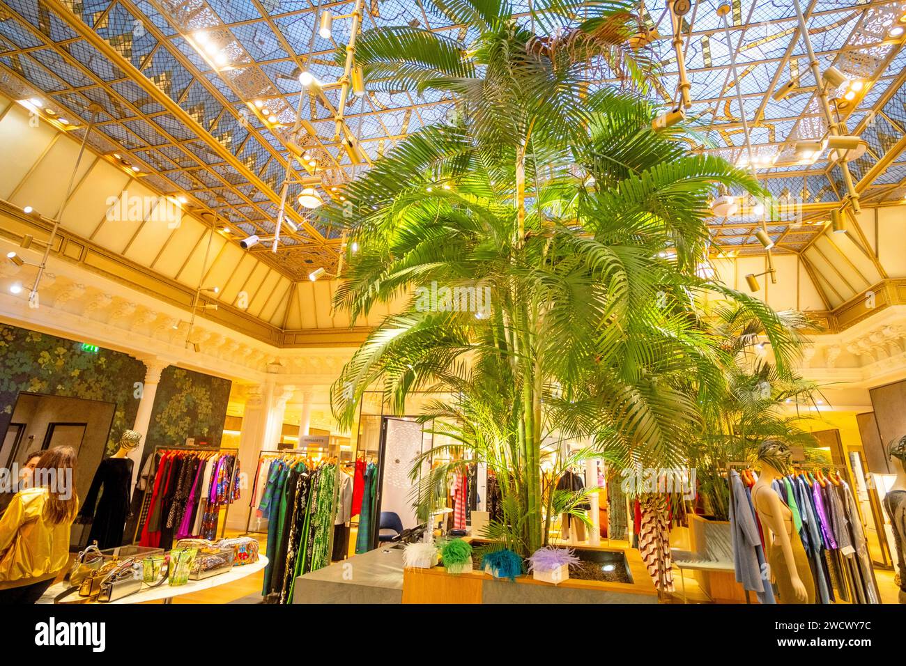 Store types hi-res stock photography and images - Alamy