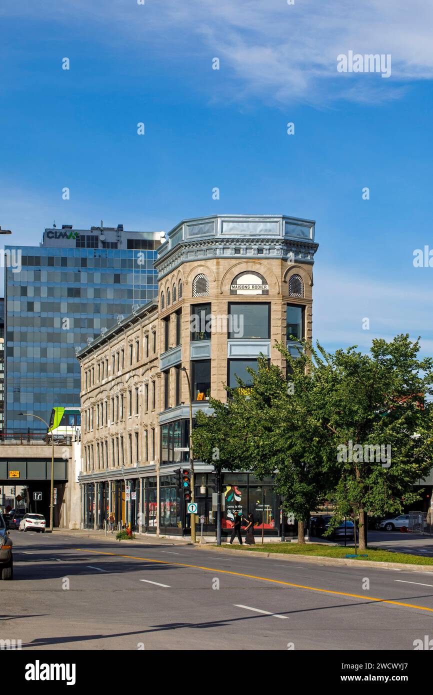 Montreal apartment building hi-res stock photography and images - Alamy