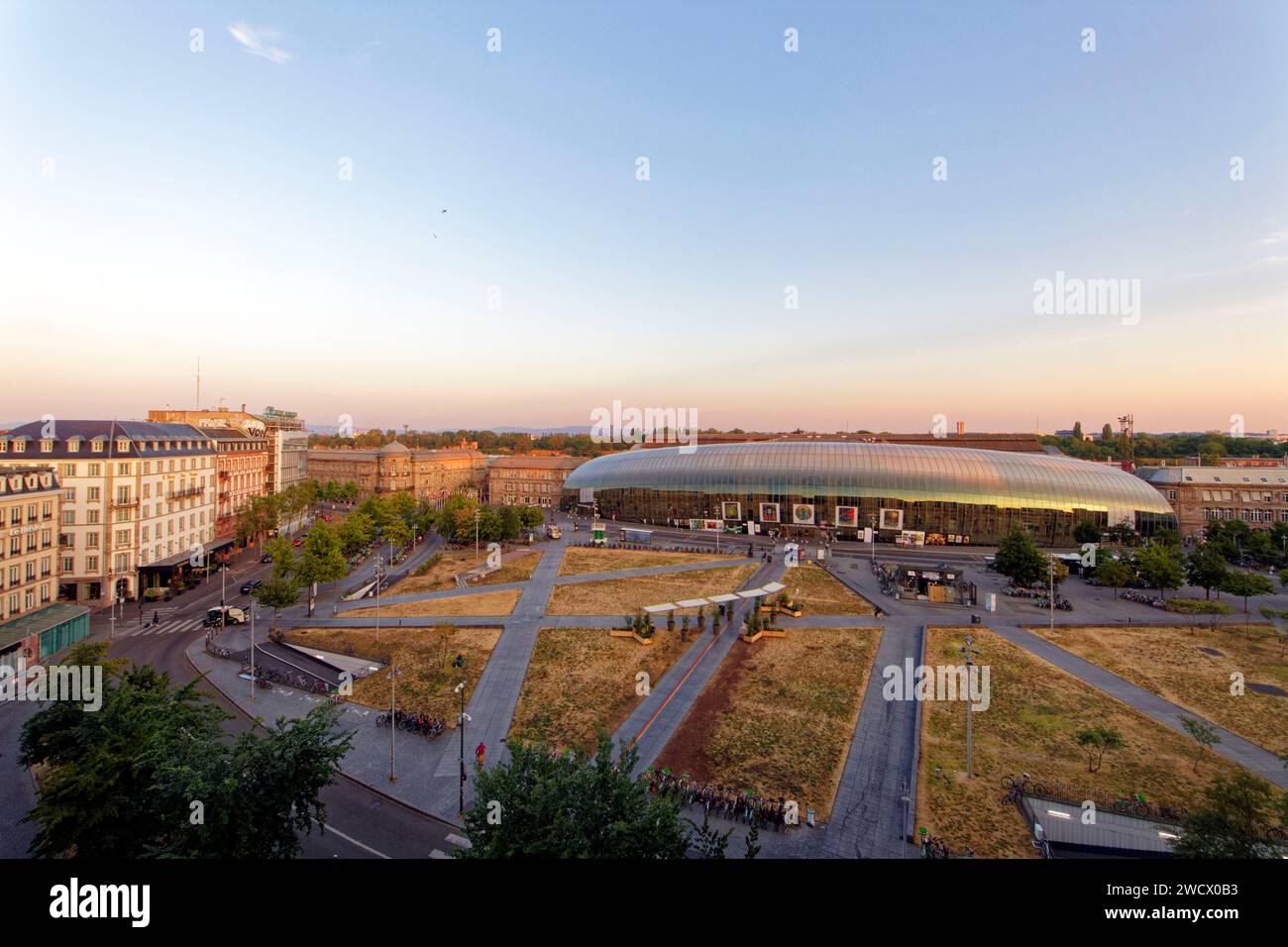 France, Bas Rhin, Strasbourg, the main train station and its glass roof ...