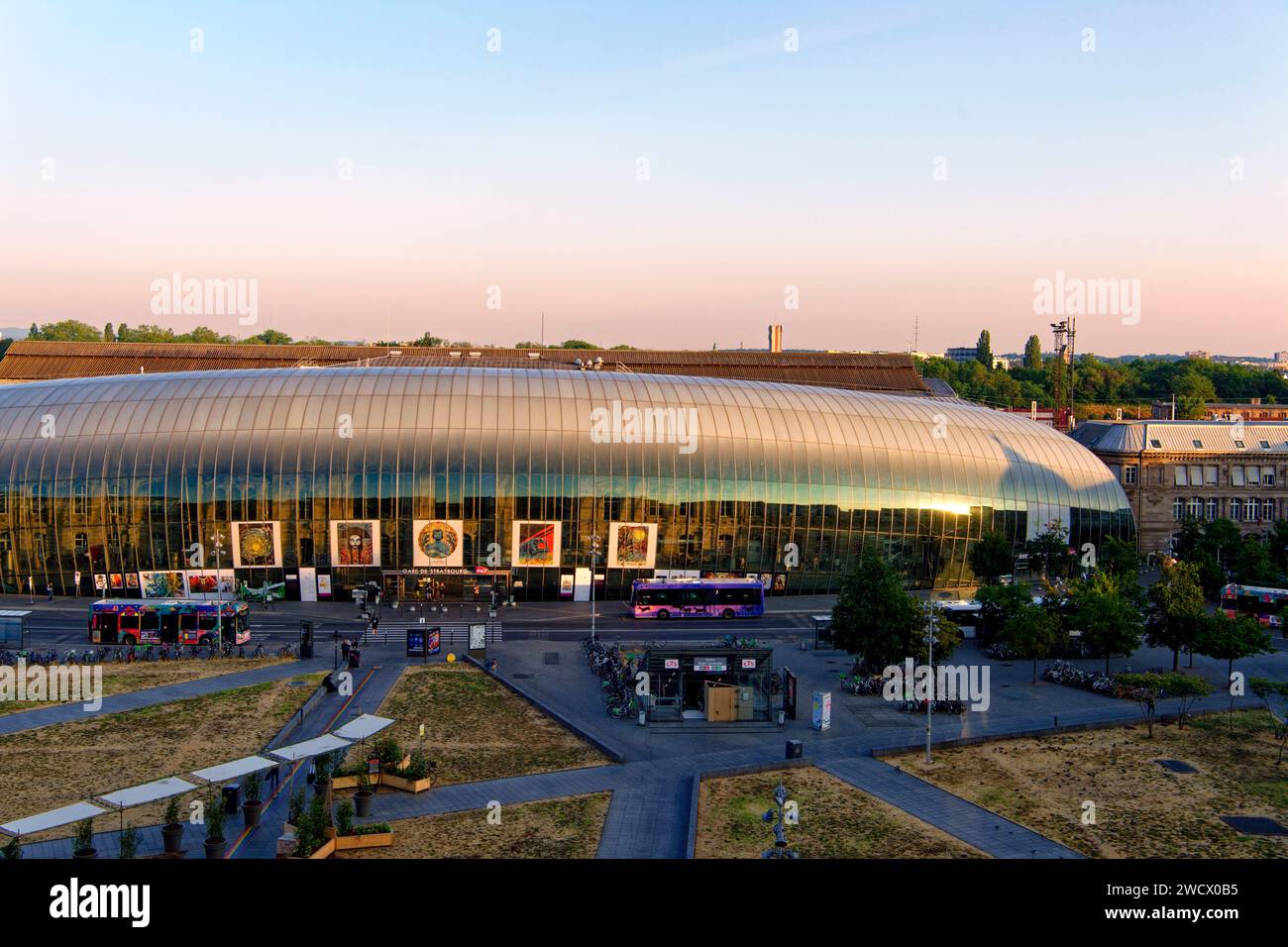 France, Bas Rhin, Strasbourg, the main train station and its glass roof ...