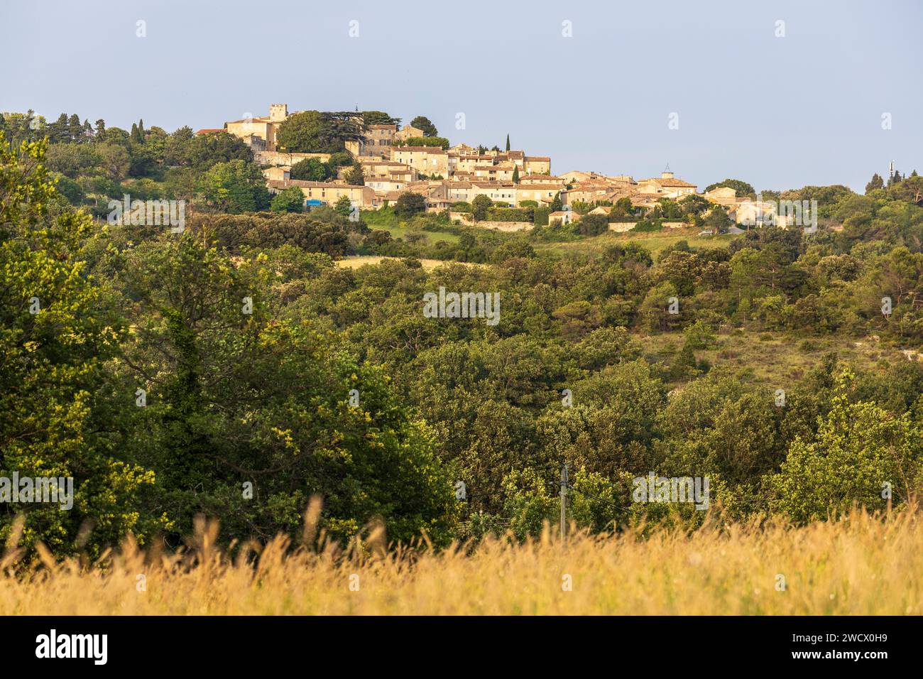 France, Vaucluse, Luberon Regional Natural Park, Walls Stock Photo - Alamy