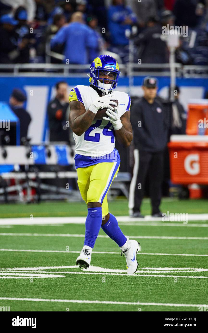 Los Angeles Rams running back Royce Freeman (24) warms up against the ...