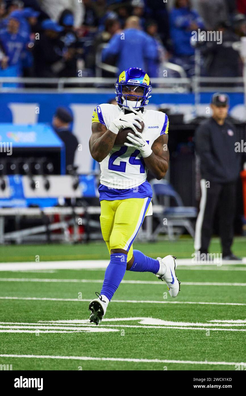 Los Angeles Rams running back Royce Freeman (24) warms up against the ...