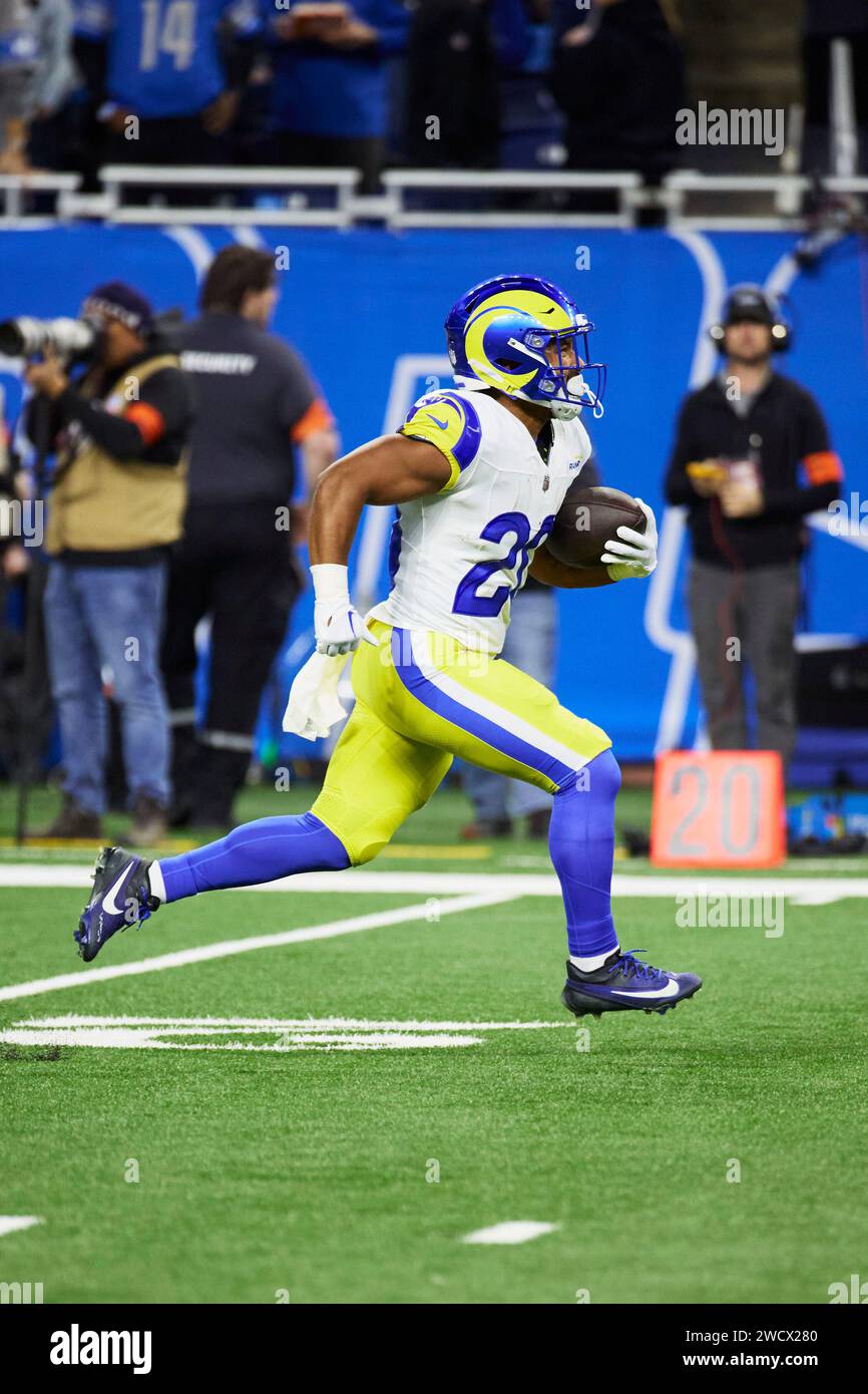 Los Angeles Rams running back Ronnie Rivers (20) warms up against the ...
