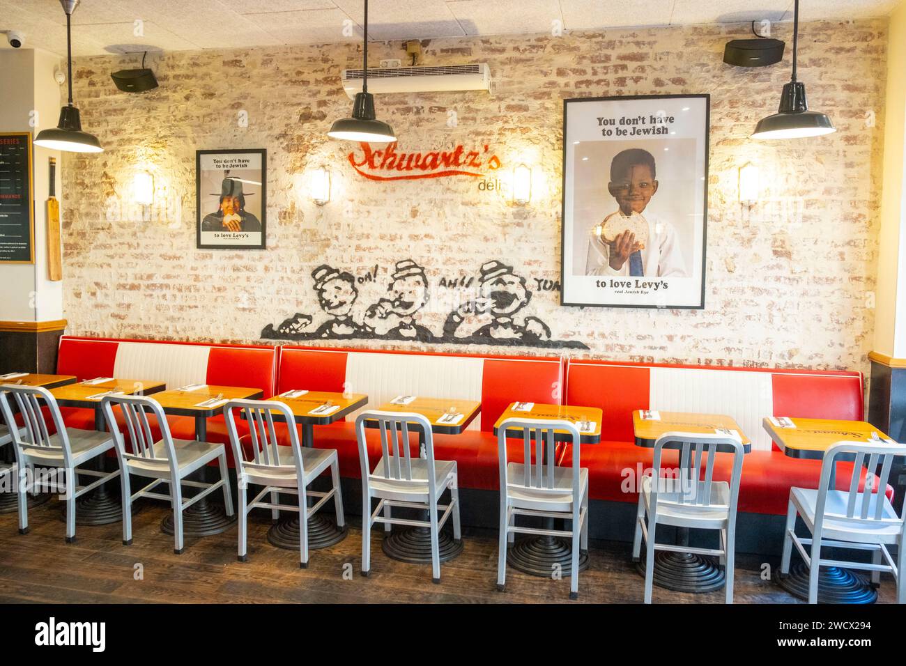 France, Paris, the New York style restaurant Schwartz's Delicatessen ...