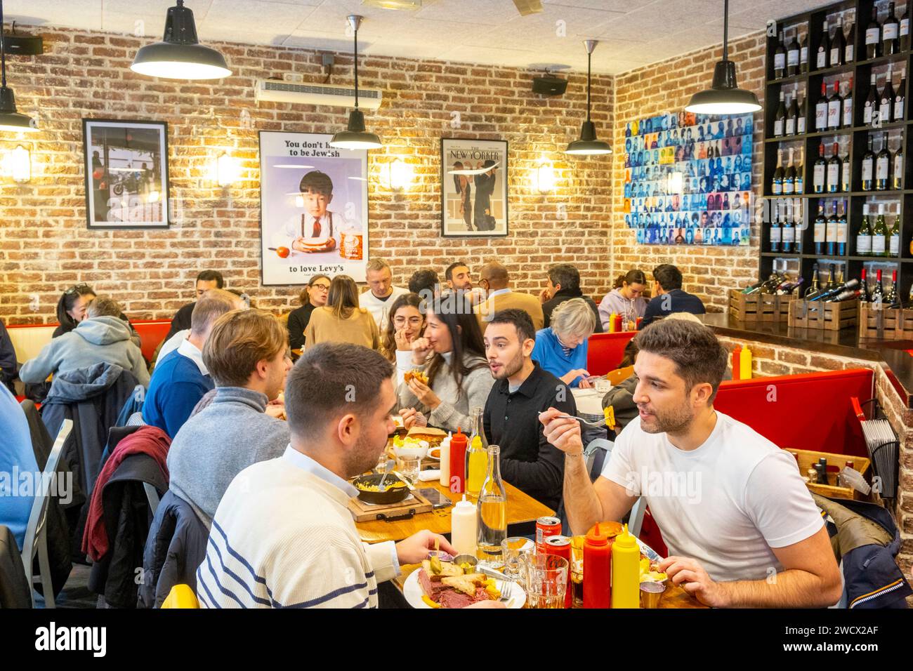 France, Paris, the New York style restaurant Schwartz's Delicatessen ...
