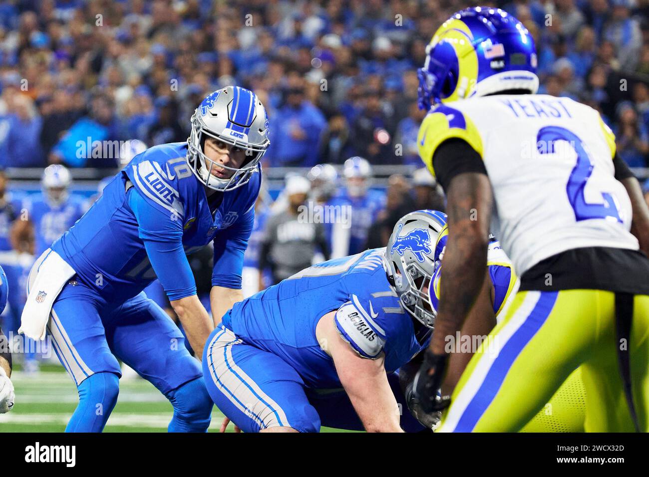 Detroit Lions quarterback Jared Goff (16) gets set to run a play ...