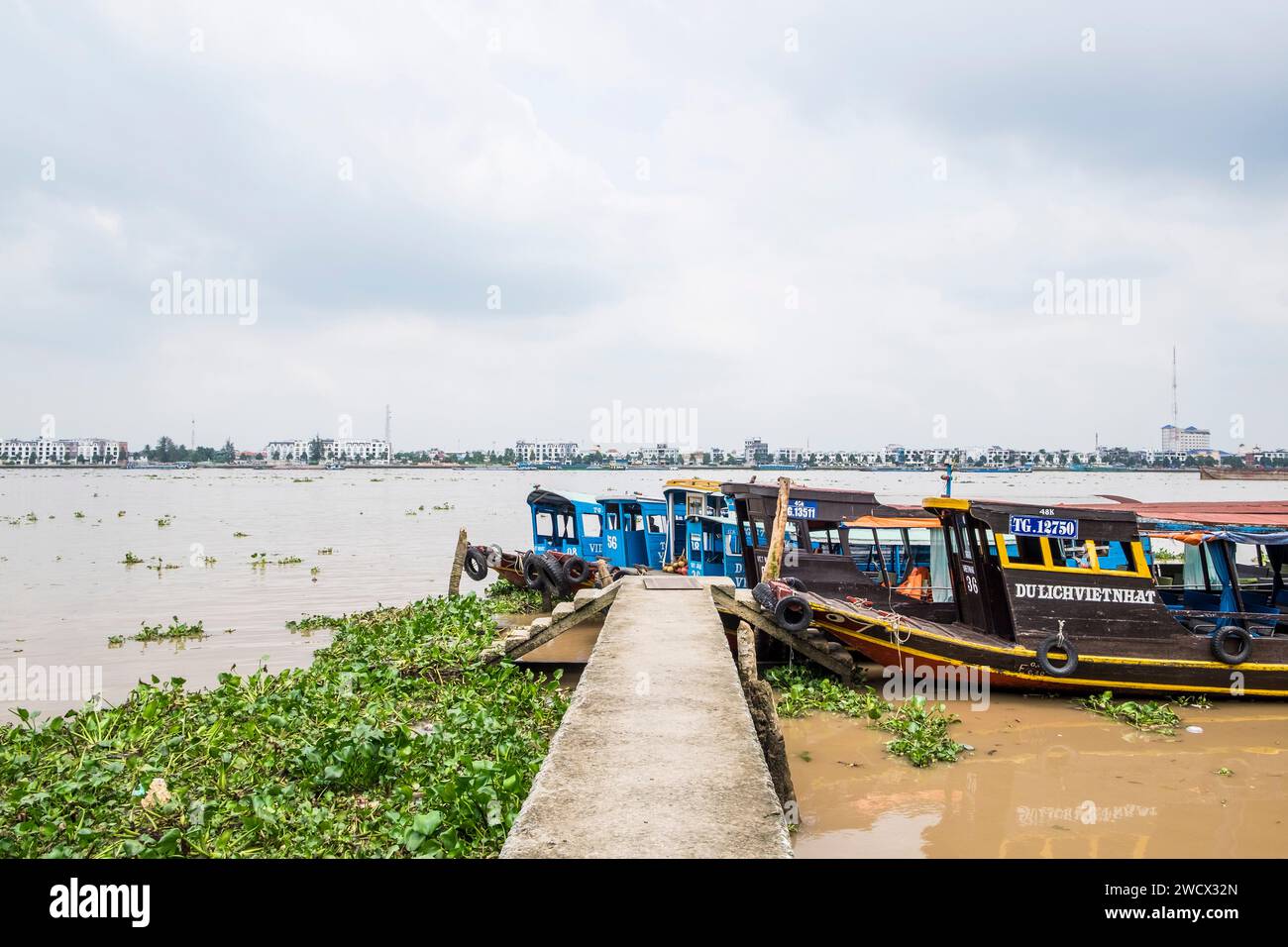 Delta photos hi-res stock photography and images - Alamy