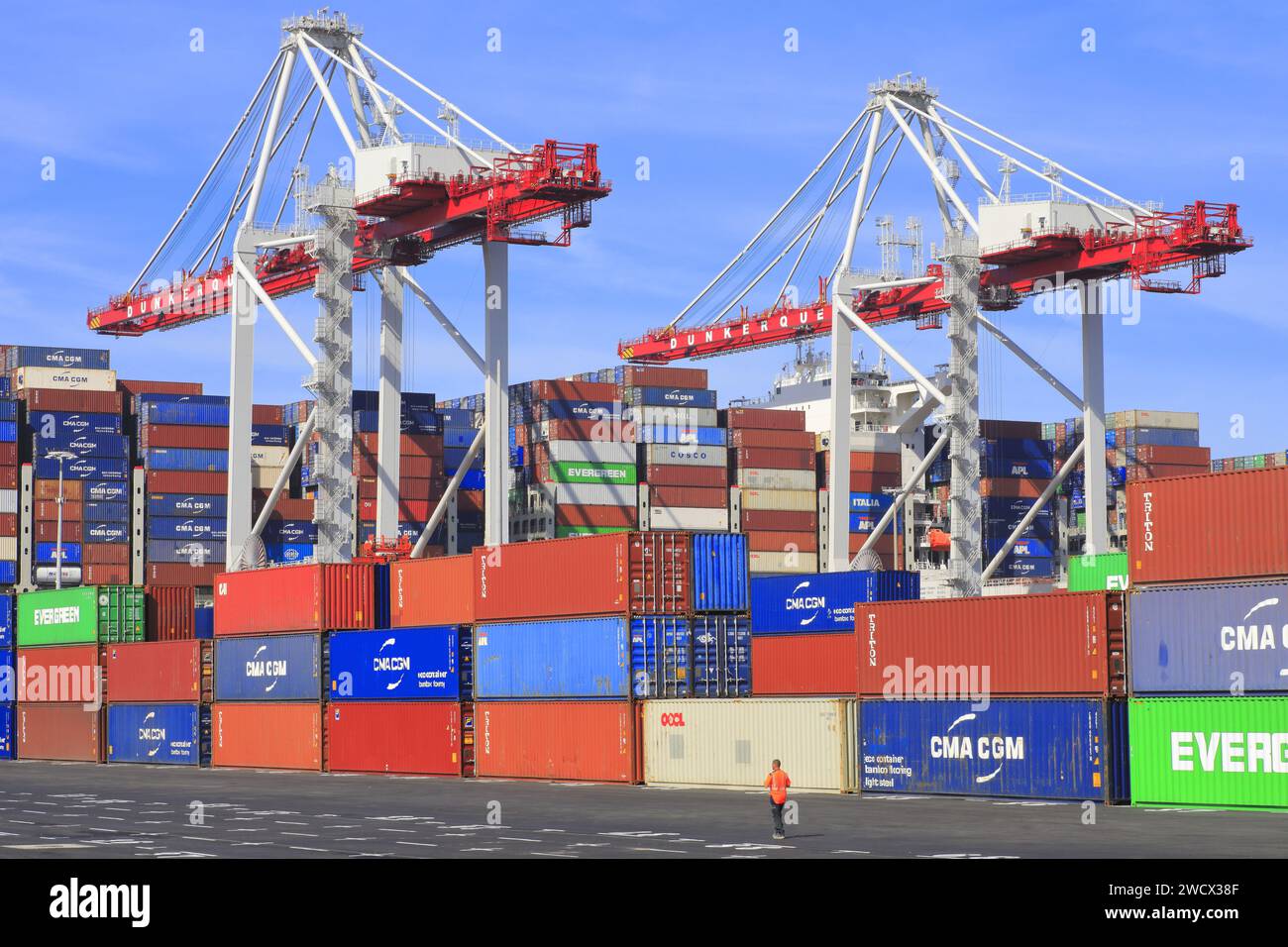 France, Nord, Dunkirk, Grand Port Maritime de Dunkerque (GPMD), loading ...