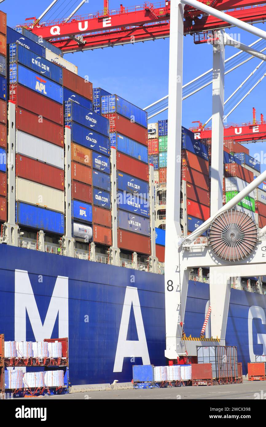 Long freighter hi-res stock photography and images - Alamy