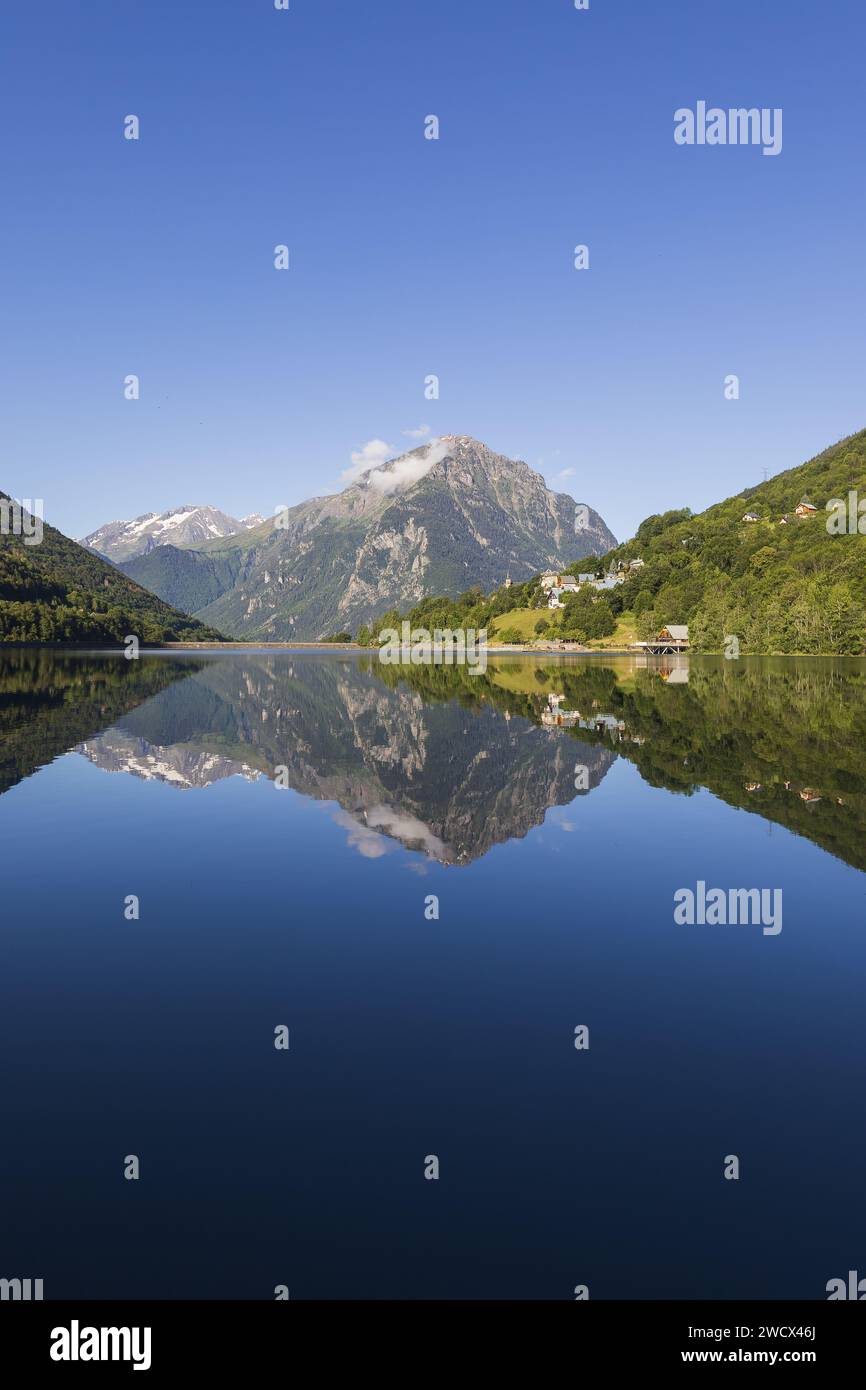 France, Isere (38),Oisans, the Eau d'Olle Valley, Verney dam and lake ...