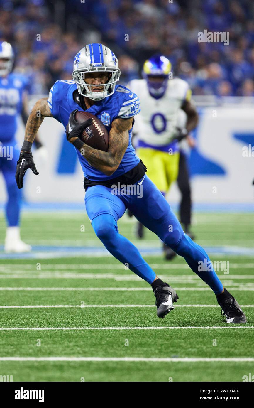 Detroit Lions wide receiver Josh Reynolds (8) runs the ball against the ...