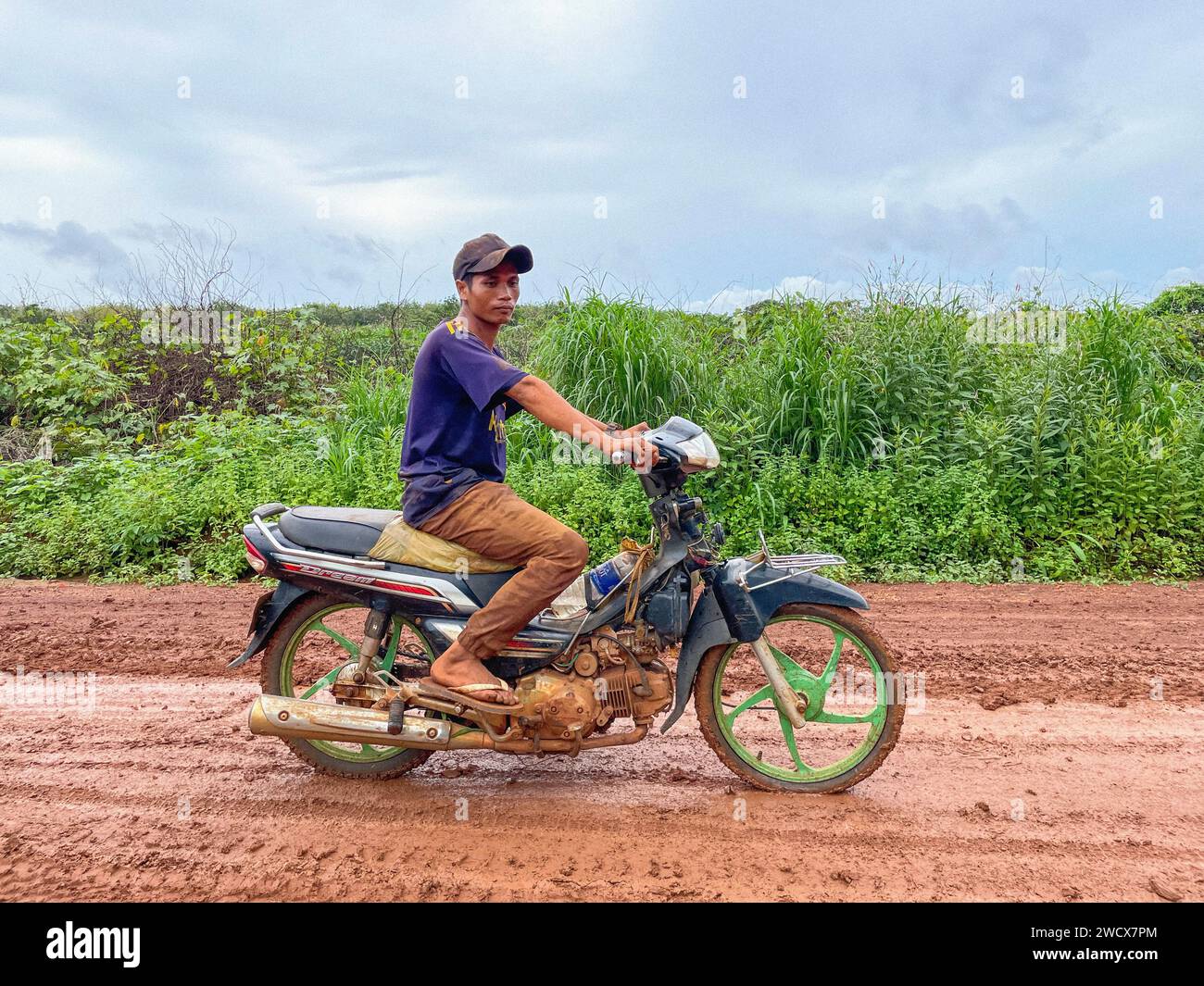Cambodia, Ratanakiri region, surroundings of Banlung, gem seekers Stock ...