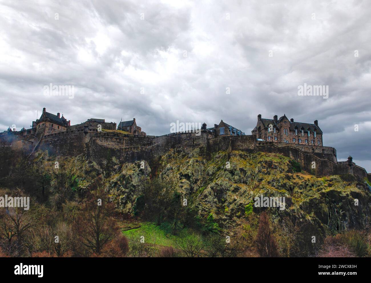 The mount edinburgh hi-res stock photography and images - Alamy