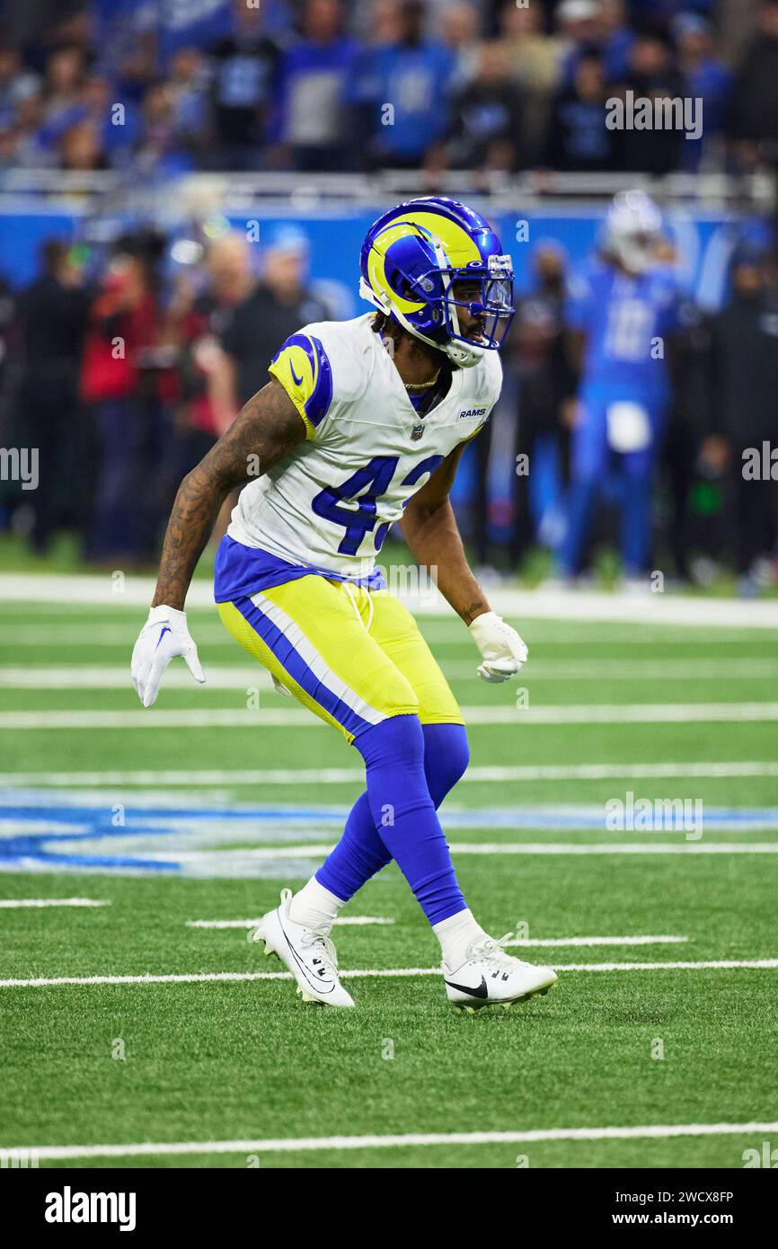 Los Angeles Rams safety John Johnson III (43) pursues a play on defense ...