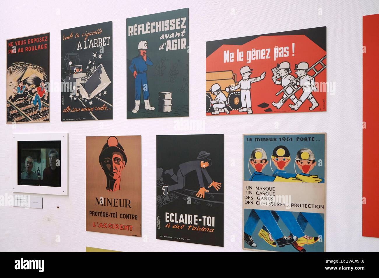 Safety poster hi-res stock photography and images - Alamy