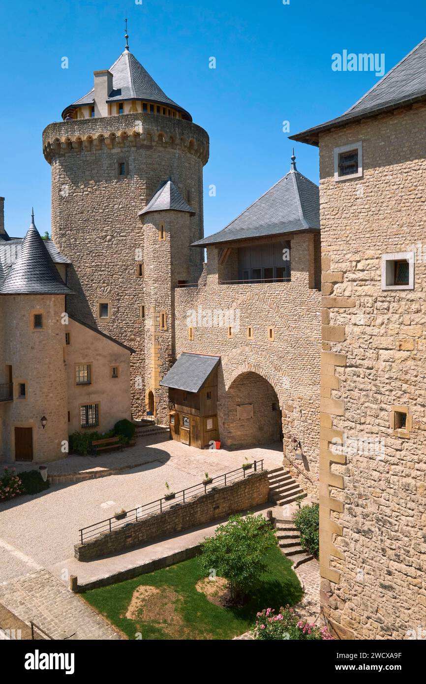 France, Moselle, Manderen, view of the courtyard of Malbrouck castle ...