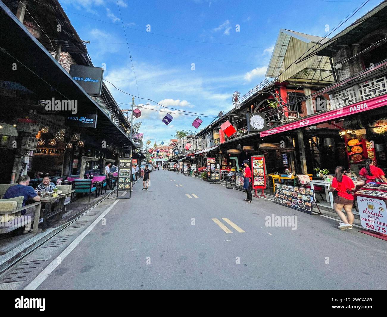Khmer cambodia pub street hi-res stock photography and images - Alamy