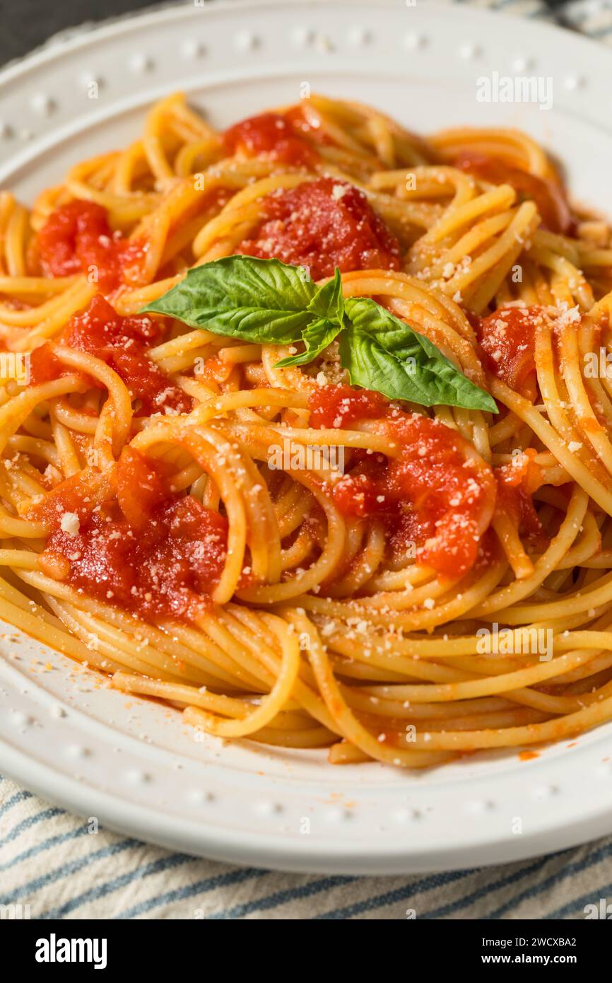 Spaghetti pomodoro hi-res stock photography and images - Alamy