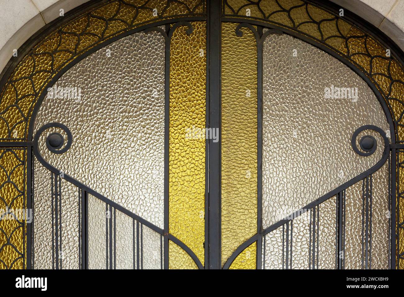 1910 apartment building hi-res stock photography and images - Alamy