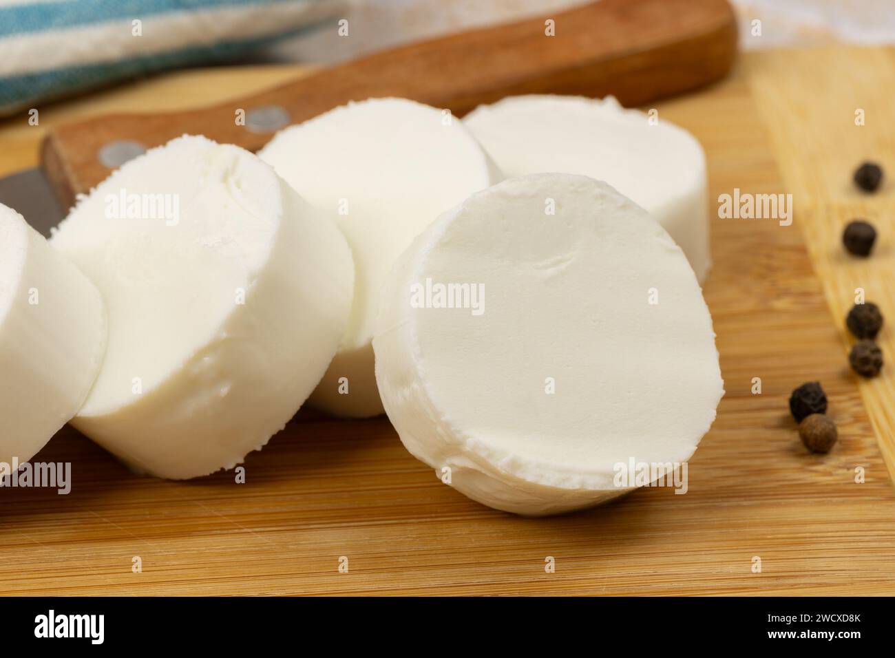 Goat cheese log hi-res stock photography and images - Alamy
