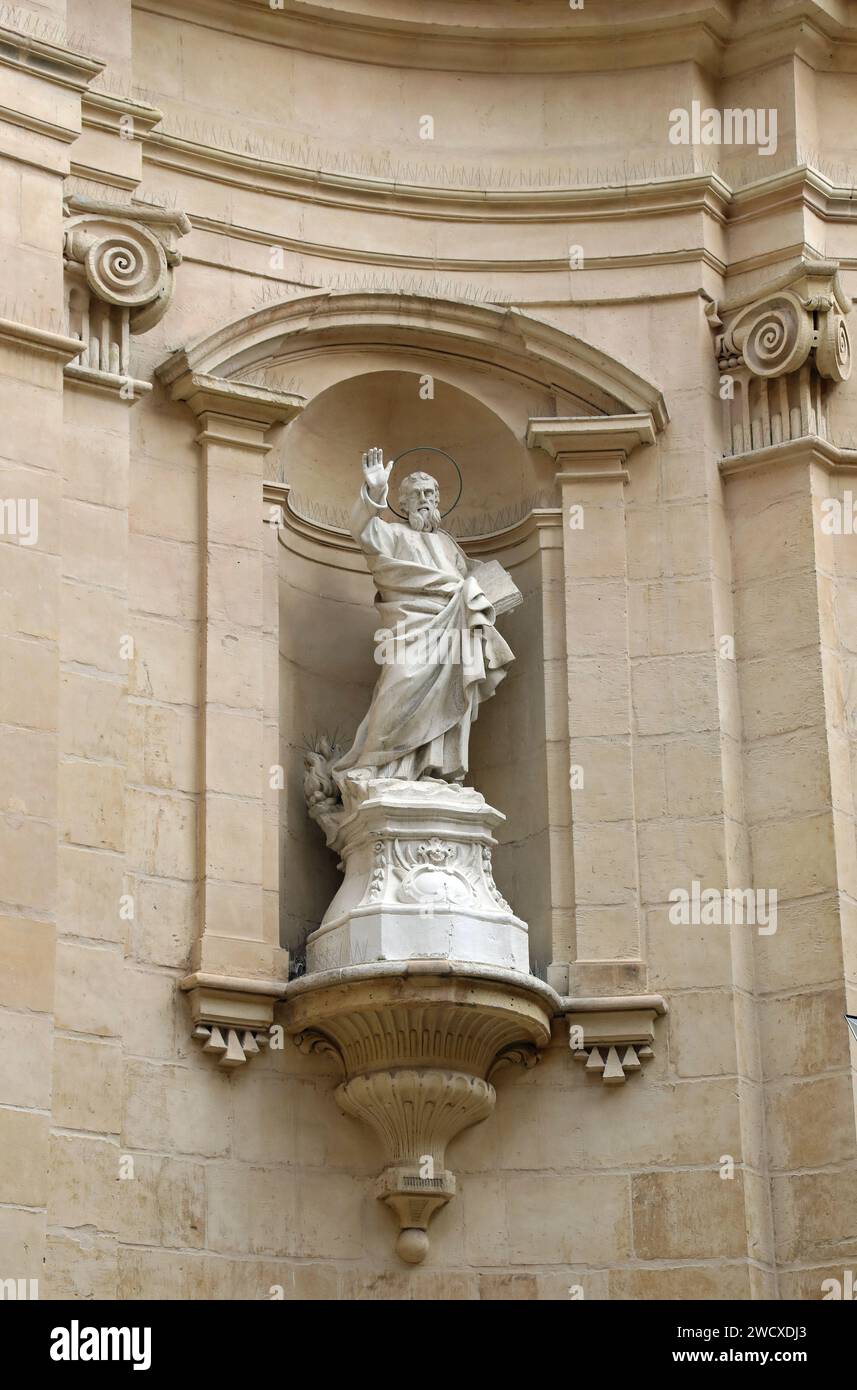 Statue of st dominic hi-res stock photography and images - Alamy