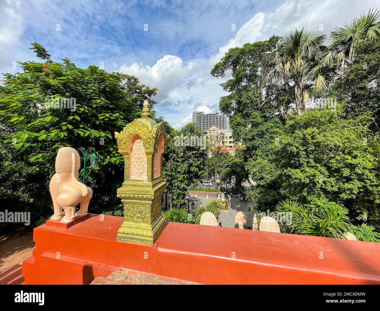 Cambodia, Phnom Penh, Wat Phnom temple Stock Photo - Alamy