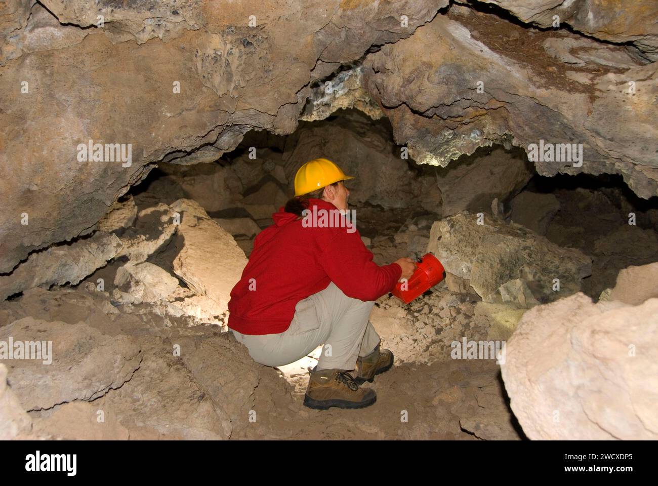 Labyrinth cave lava beds national hi-res stock photography and images ...