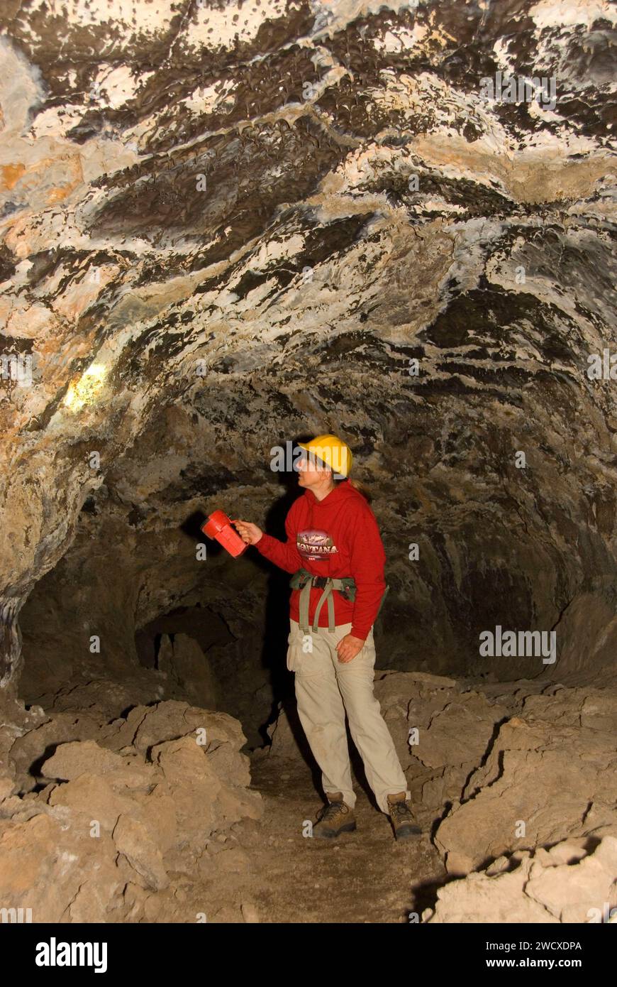 Labyrinth cave lava beds national hi-res stock photography and images ...
