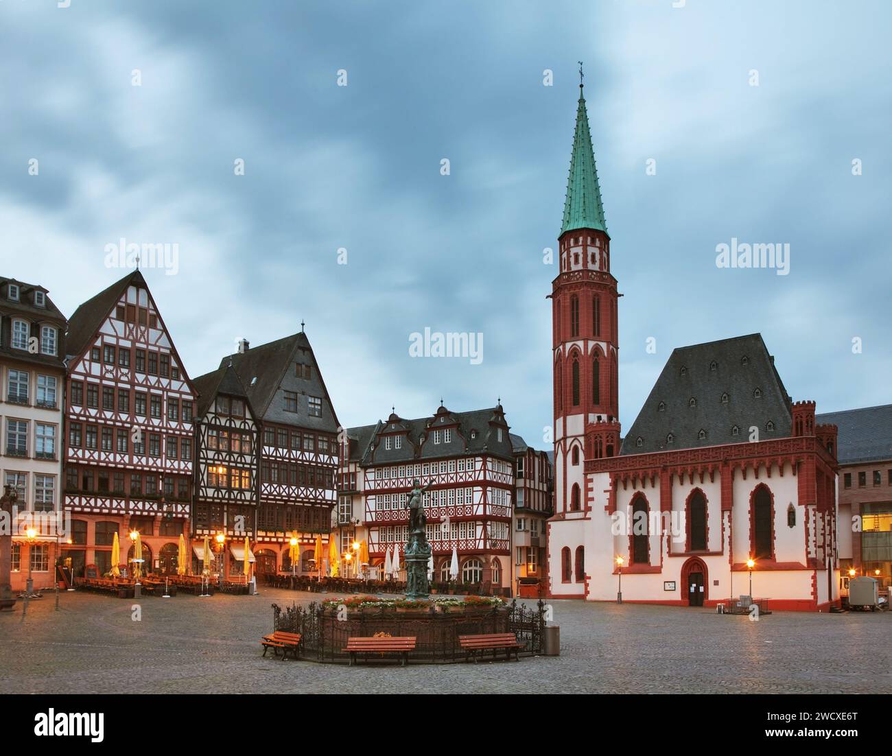 Plaza römerberg hi-res stock photography and images - Alamy