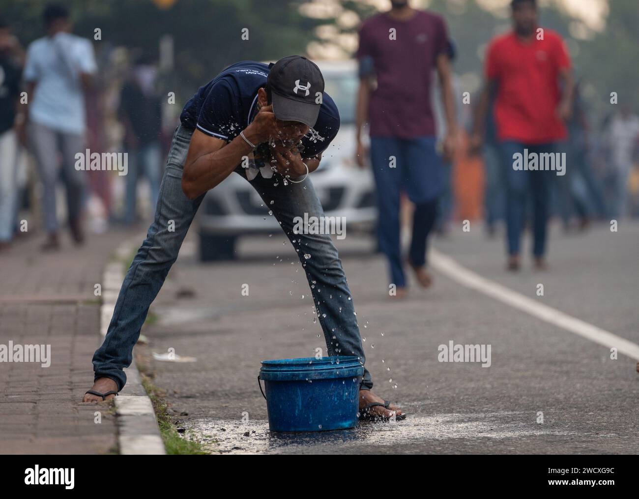 Colombo, Colombo, Sri Lanka. 17th Jan, 2024. A student washing his face ...