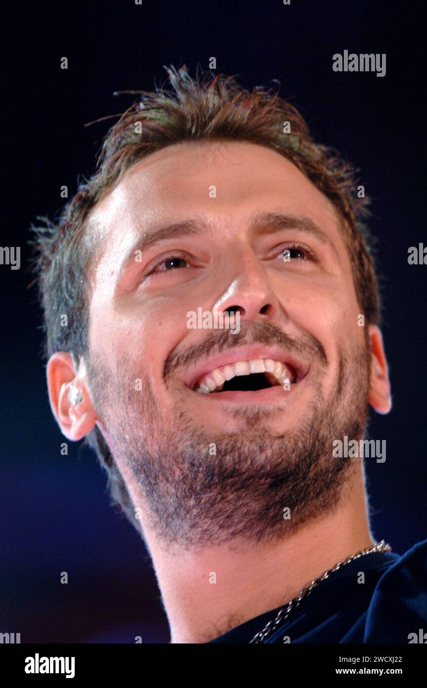 Cesare cremonini festivalbar hi-res stock photography and images - Alamy