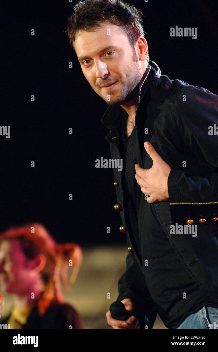 Cesare cremonini festivalbar hi-res stock photography and images - Alamy