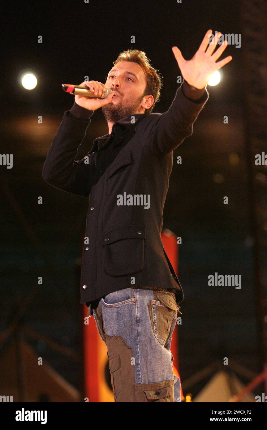 Cesare cremonini photographs hi-res stock photography and images - Alamy