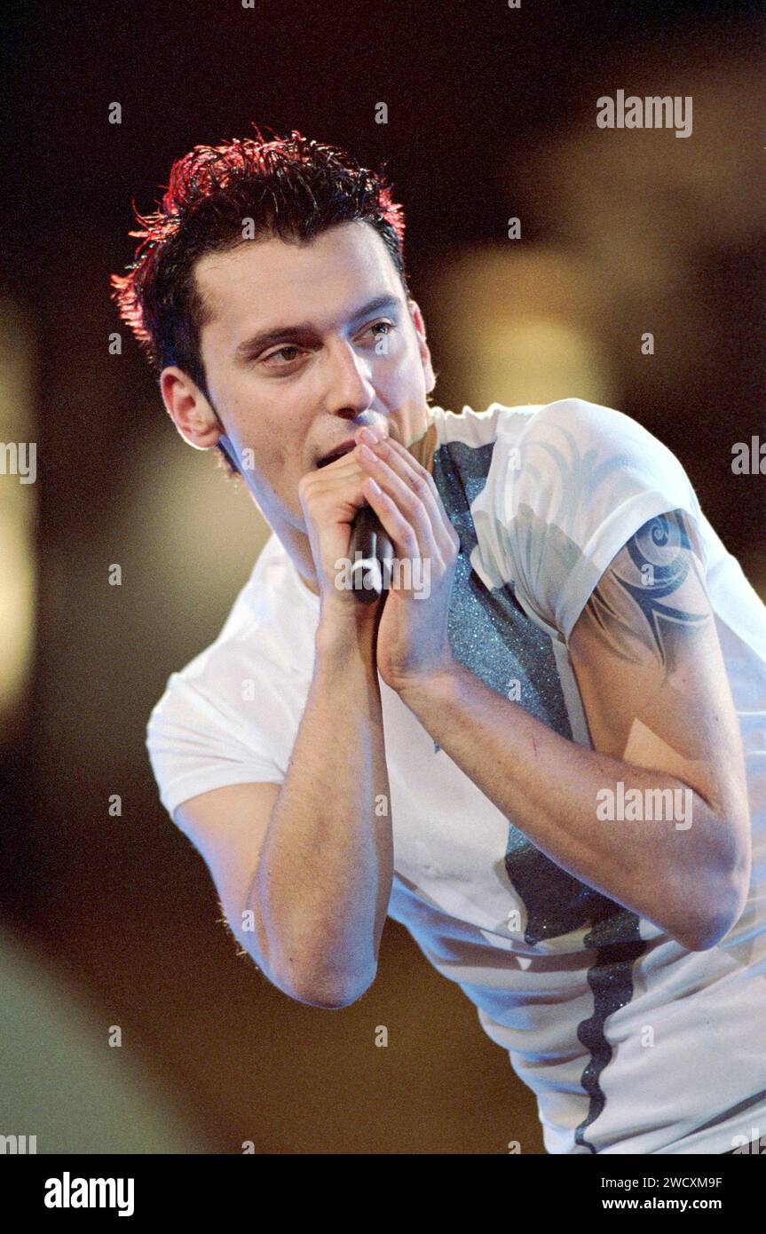 Verona Italy 2000-09-09: Cesare Cremonini singer of the Lunapop group ...