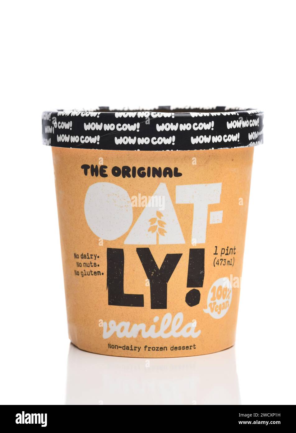 IRVINE, CALIFORNIA - 15 JAN 2024: A carton of The original Oat-ly ...