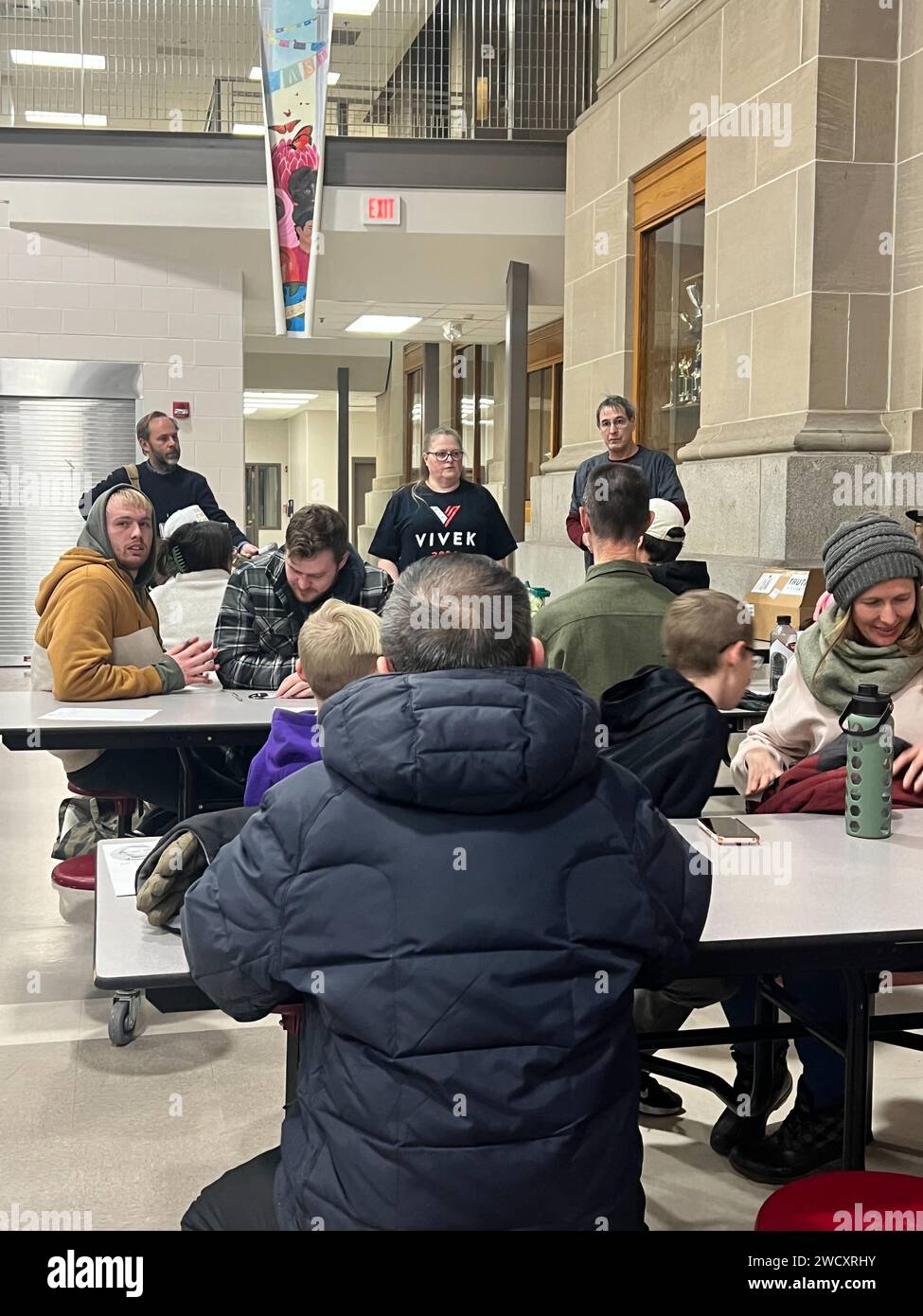 Iowa republican primary 2024 voting hi-res stock photography and images ...