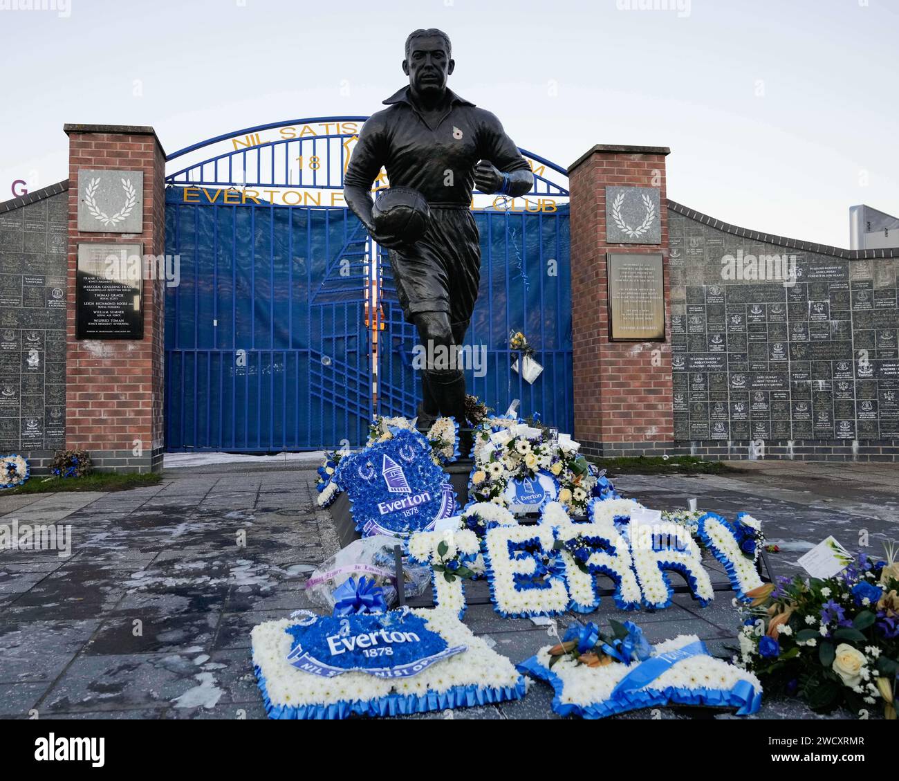Liverpool, UK. 17th Jan, 2024. A general view of the Dixie Dean statue ...