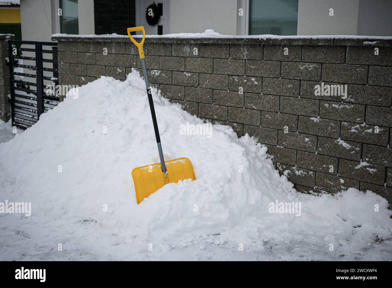 A pile of snow hi-res stock photography and images - Alamy