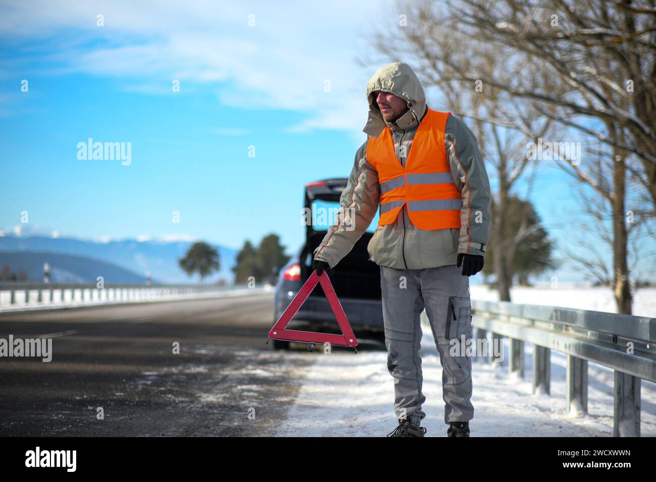 Engine failure on a winter road hi-res stock photography and images - Alamy