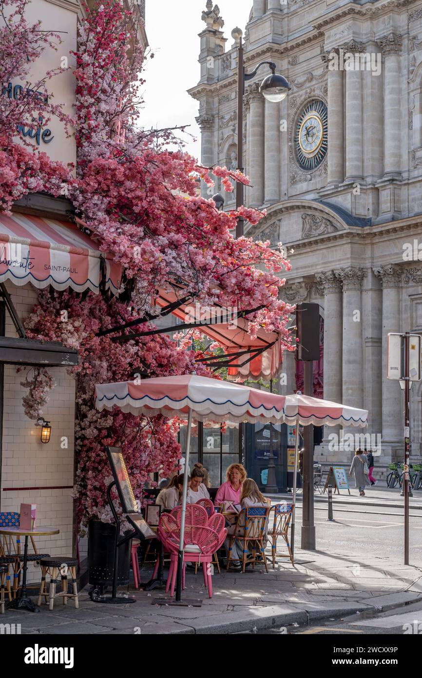 Paris, France - 09 23 2023: View of a typical bistro terrace table and ...