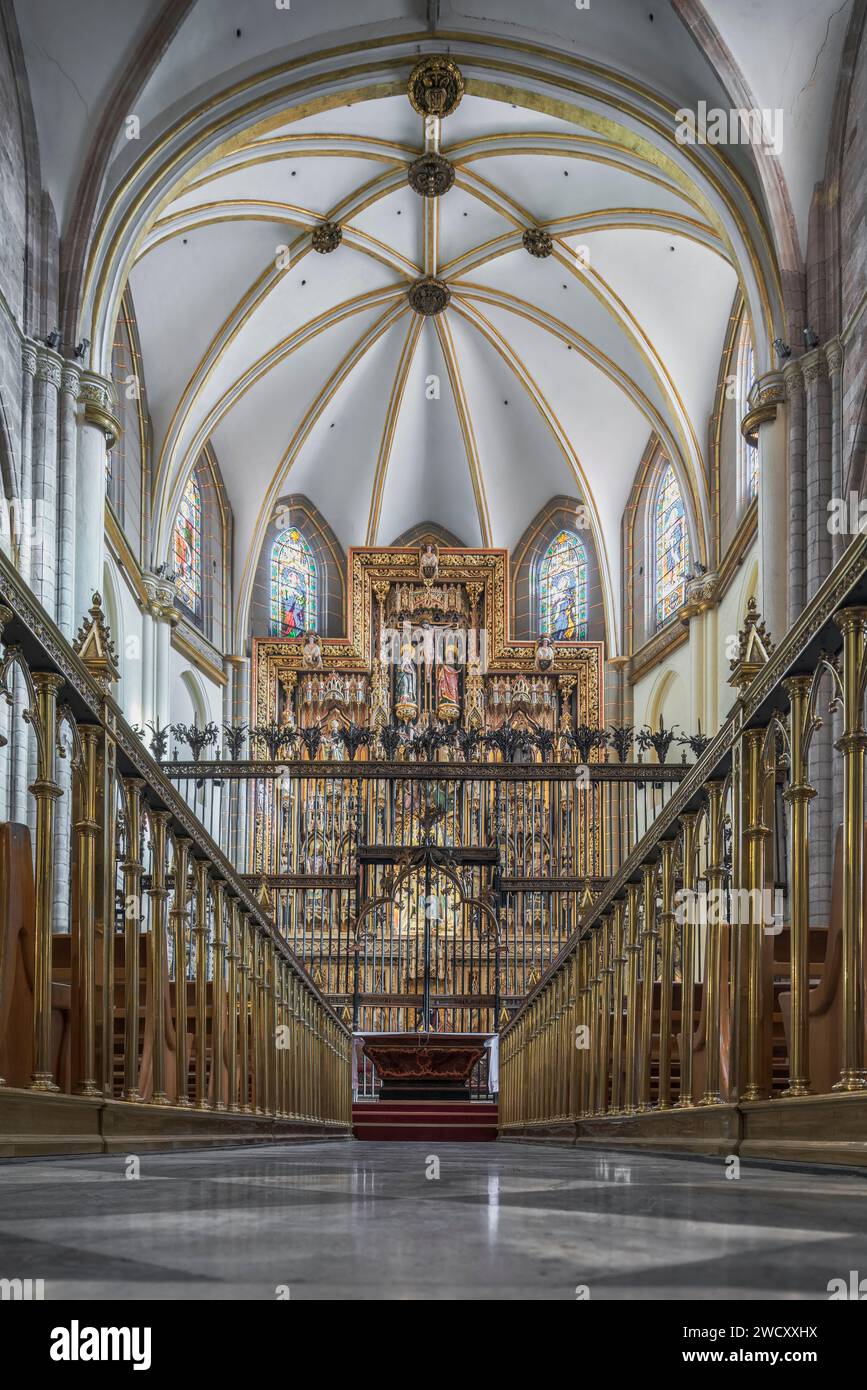 High altar, Royal Chapel, tomb of Alfonso X the Wise. Neo-Gothic ...