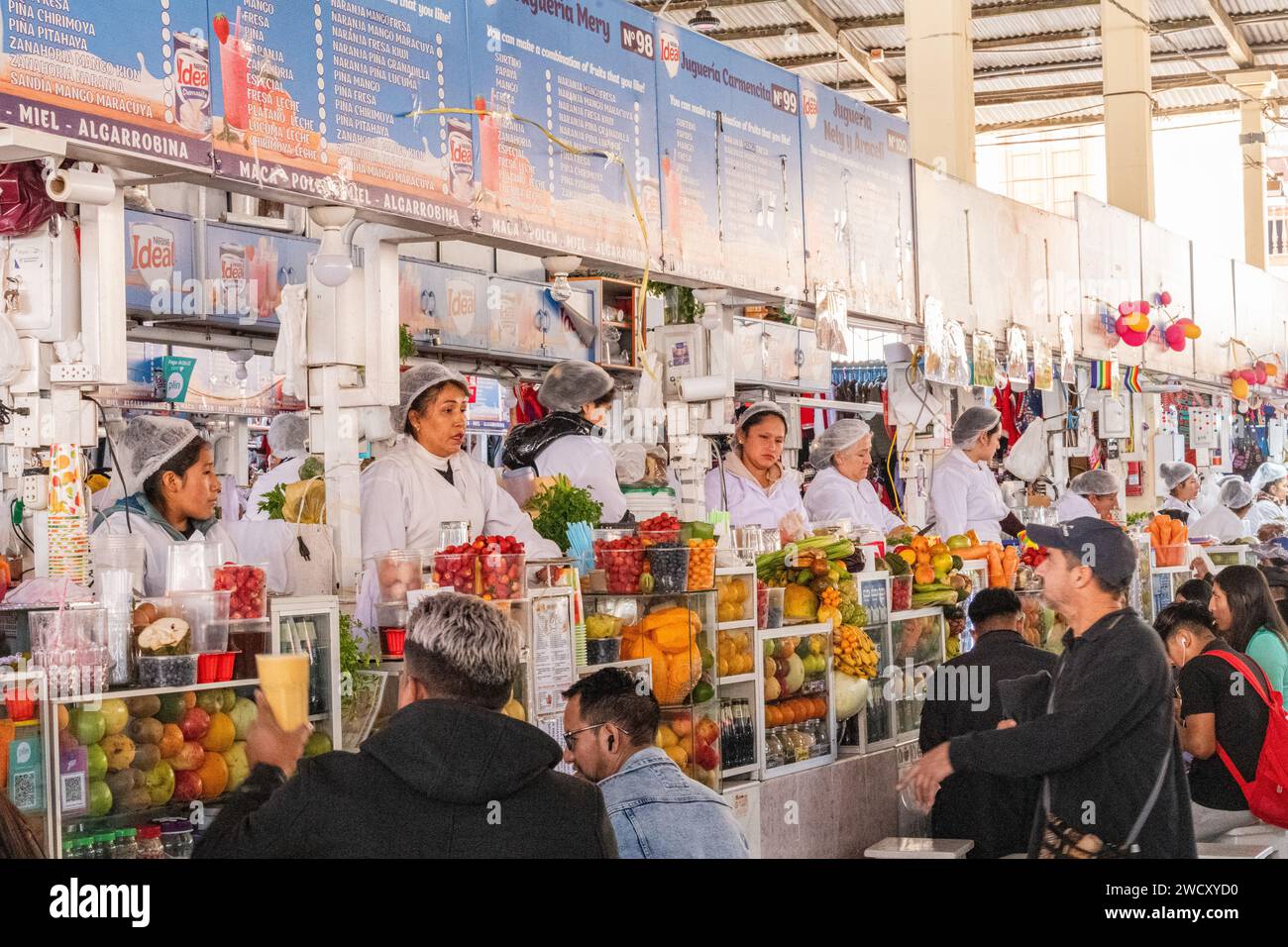 Mercado san pedro cusco hi-res stock photography and images - Alamy