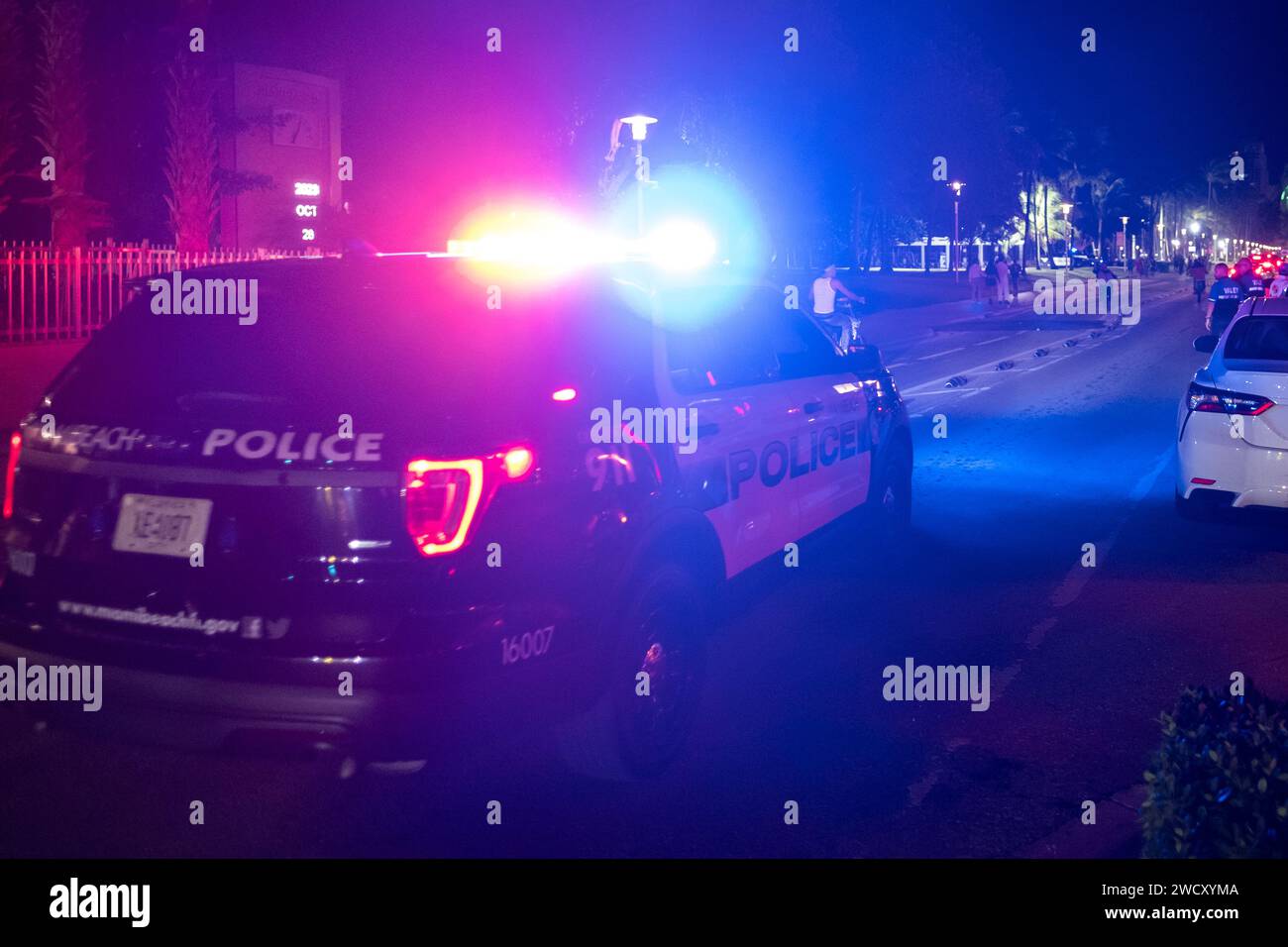 Miami, USA. 28th Oct, 2023. Miami police chasing illegal bikes on South ...
