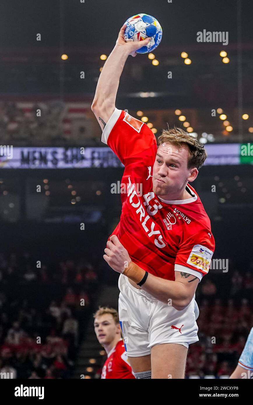 Hamburg, Germany. 17th Jan, 2024. HAMBURG, GERMANY - JANUARY 17: Simon ...