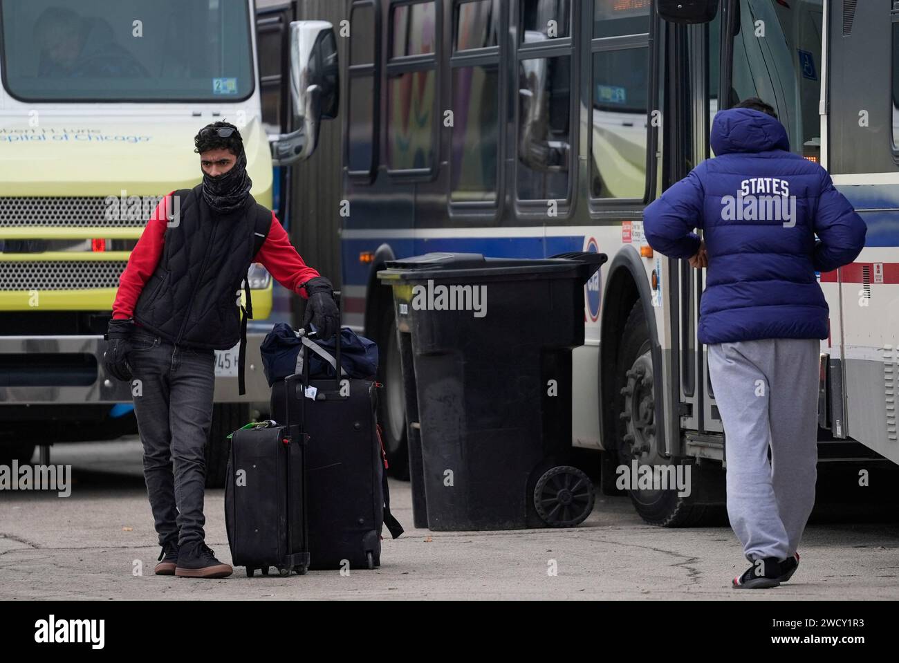 A migrant arrives in the 800 block of South Desplaines Street where ...
